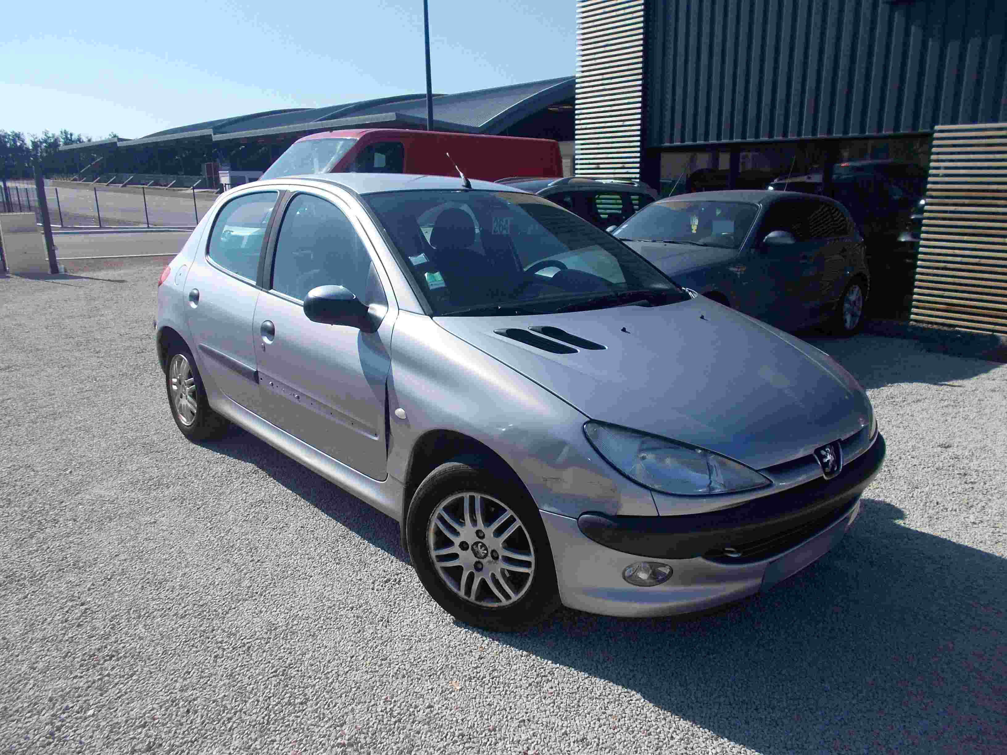 Peugeot 206 1.6i 90 ch - Anna Rose Automobiles