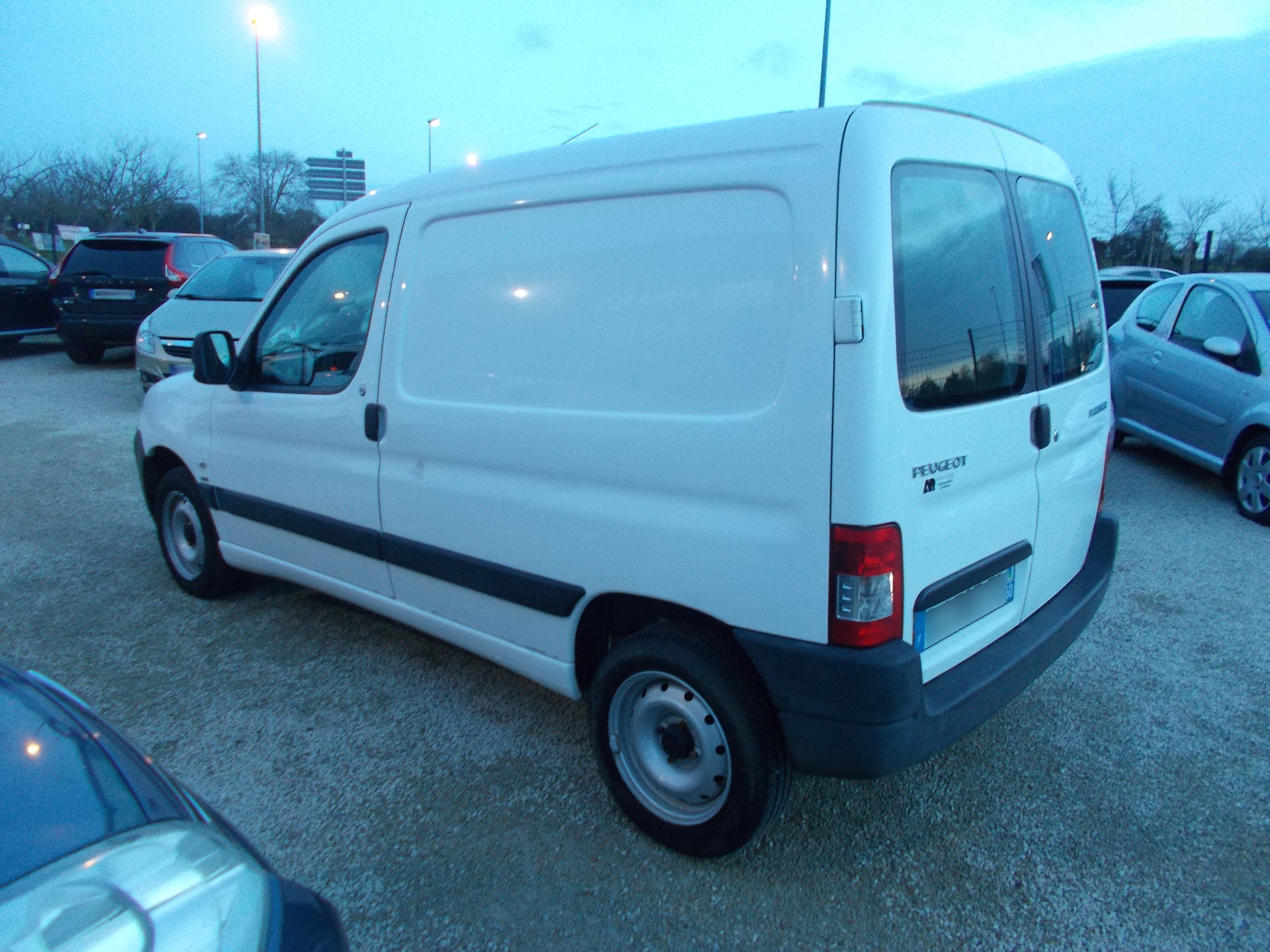 Peugeot Partner 1.6 HDI 75 CH - Anna Rose Automobiles